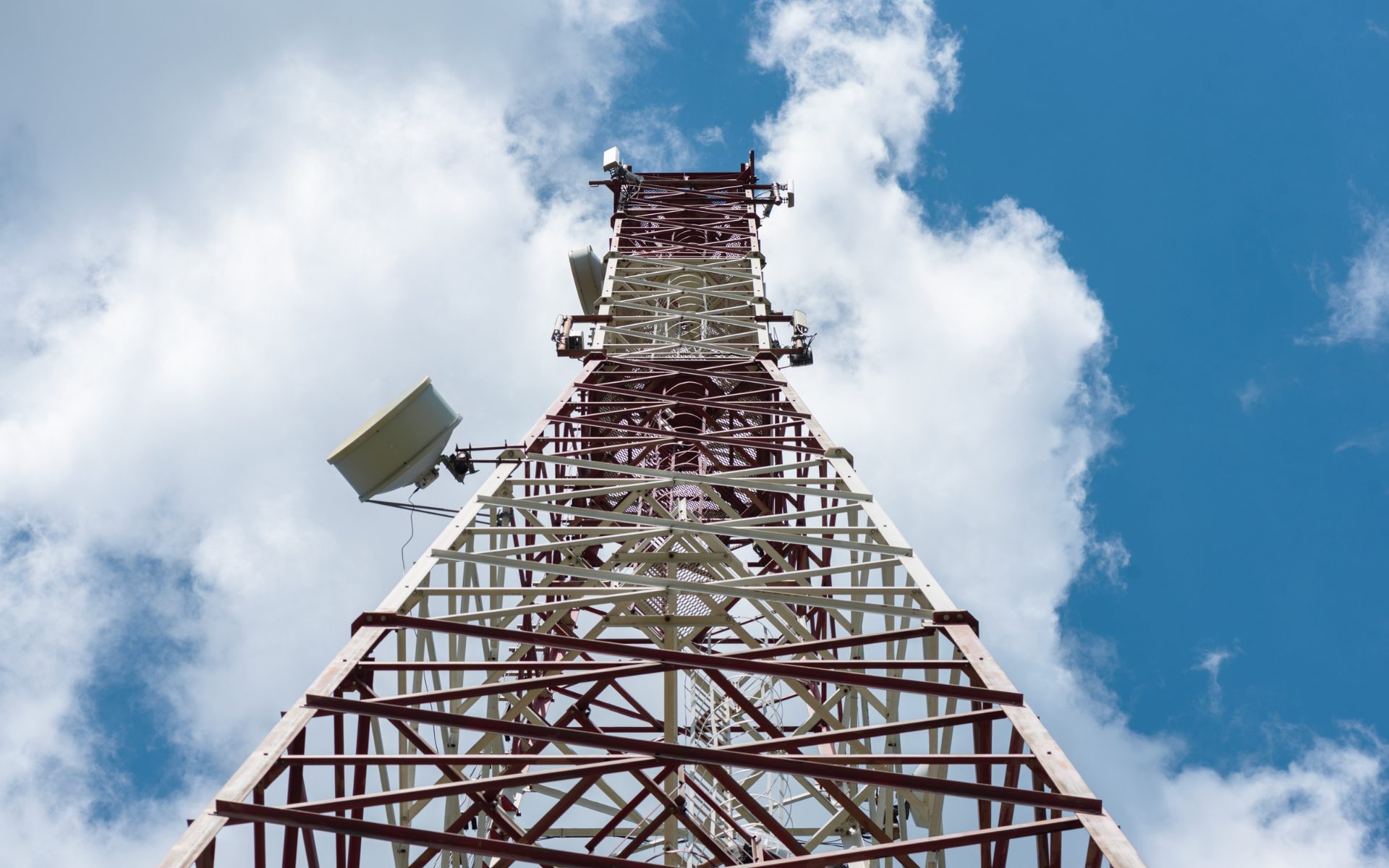 Fixed Wireless Access using Single Tower in Unused Road Allowance - CENGN